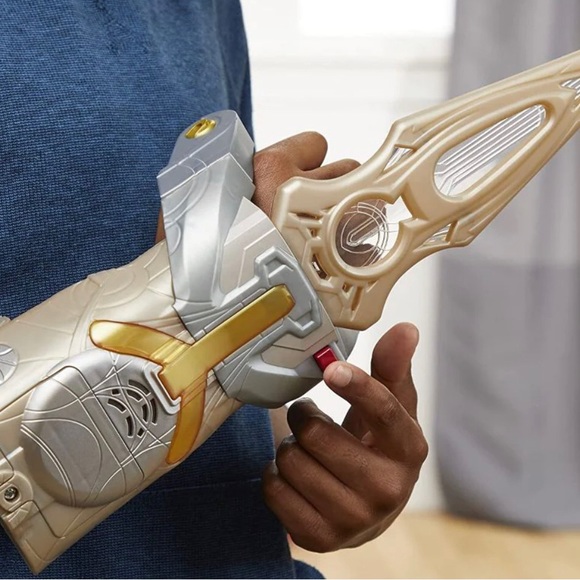 Hasbro | Toys | Marvel The Eternals Cosmic Fx Gauntlet Lights And ...
